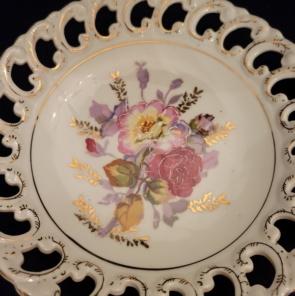 Dining | Vintage 8 Pedestal Plate Flowers Design Reticulated Edges With ...